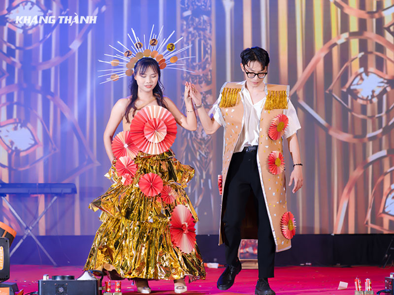 5 Unique and environmentally friendly paper outfits | Khang Thanh